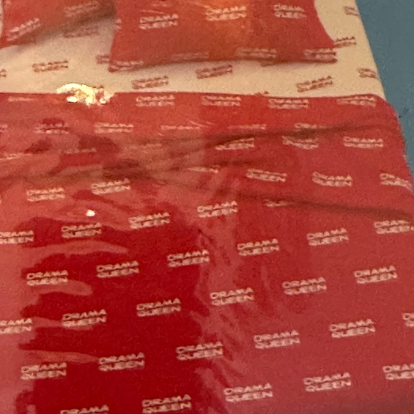 David & Goliath | Bedding | David And Goliath Twin Jersey Sheet Set Red ...